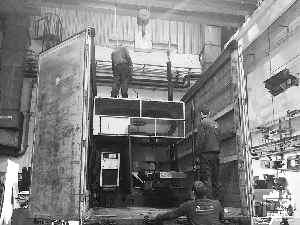 Machine dismantling and loading